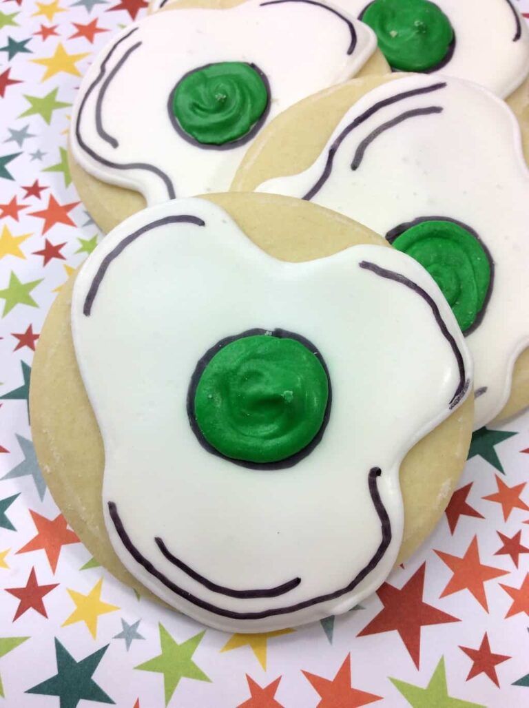 DR. SEUSS GREEN EGGS AND HAM COOKIES RECIPE - Dine Dream Discover