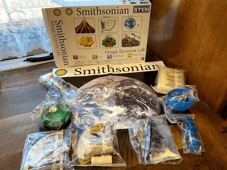 Smithsonian Mega Science Lab