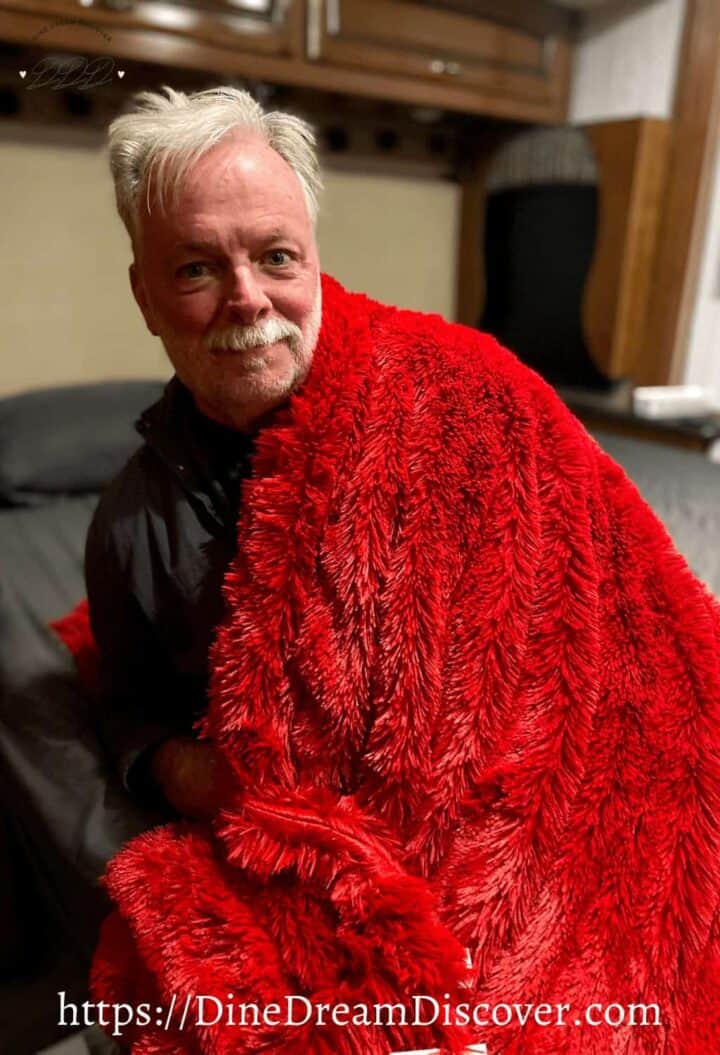 Mens Blankets - Perfect Minky Throw Blankets | Dine Dream Discover