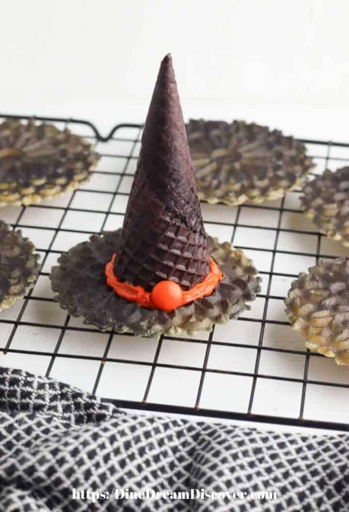 Ice Cream Cone Witch Hats no-bake Halloween treats - Dine Dream Discover