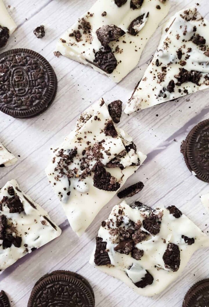 2 Ingredient Oreo Bark Recipe - Dine Dream Discover