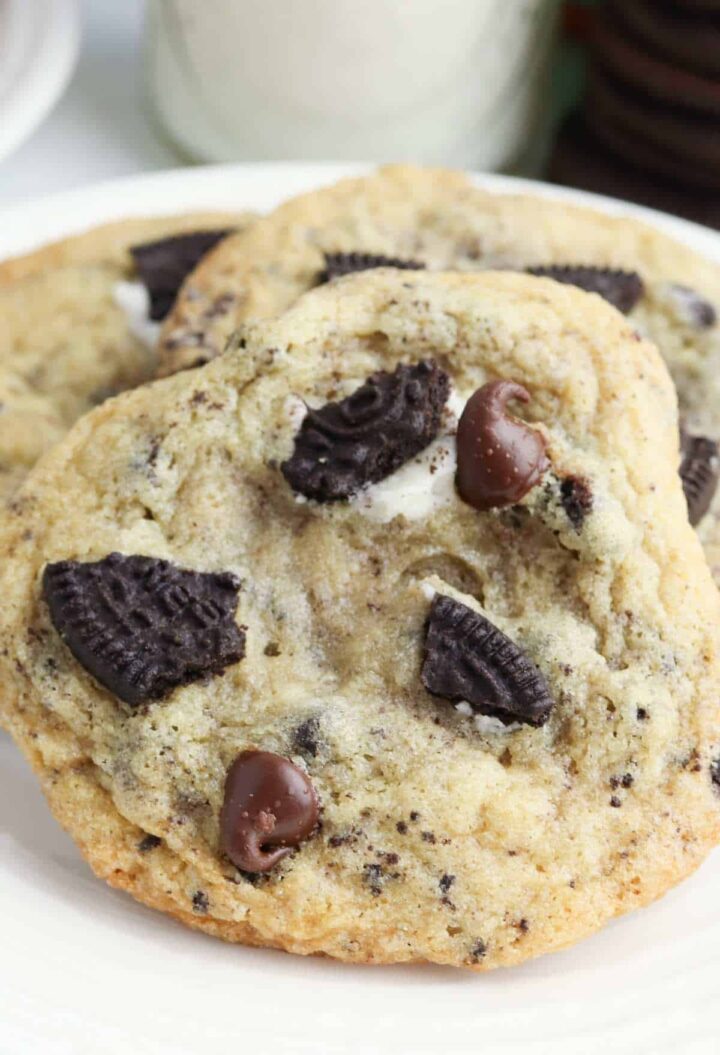 Crushed Oreo Chocolate Chip Cookies Recipe