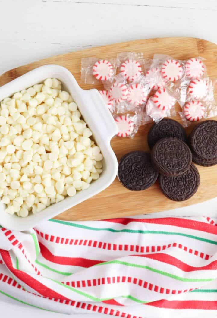 Peppermint Oreo Pops Recipe - Dine Dream Discover