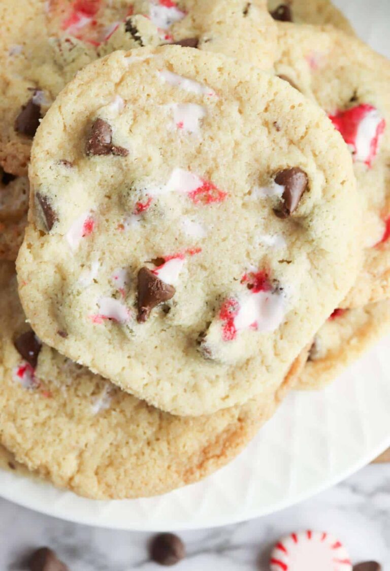 Peppermint Chocolate Chip Cookies - Dine Dream Discover